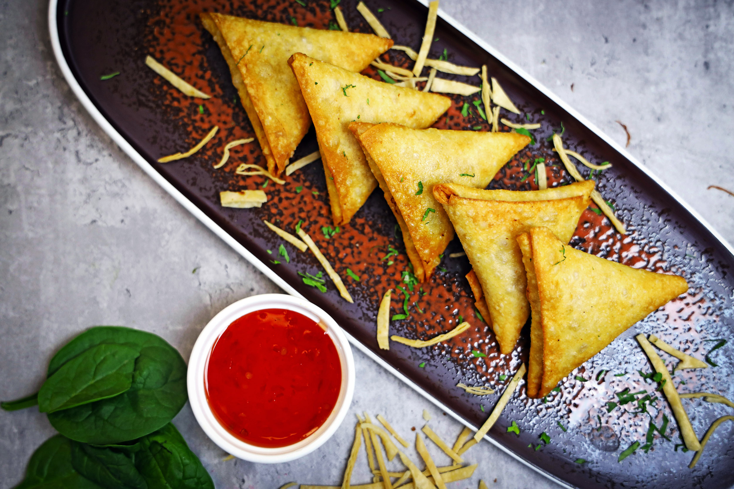 Quelle sauce pour accompagner un samoussa ? 🥟🔥 - Saucer.fr Quelle sauce pour accompagner un samoussa ? 🥟🔥 - Saucer.fr